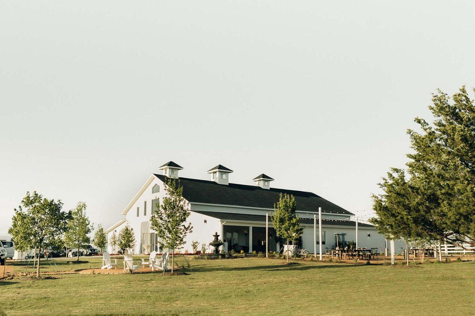 Texas Barn Wedding - The Cinnamon Barn